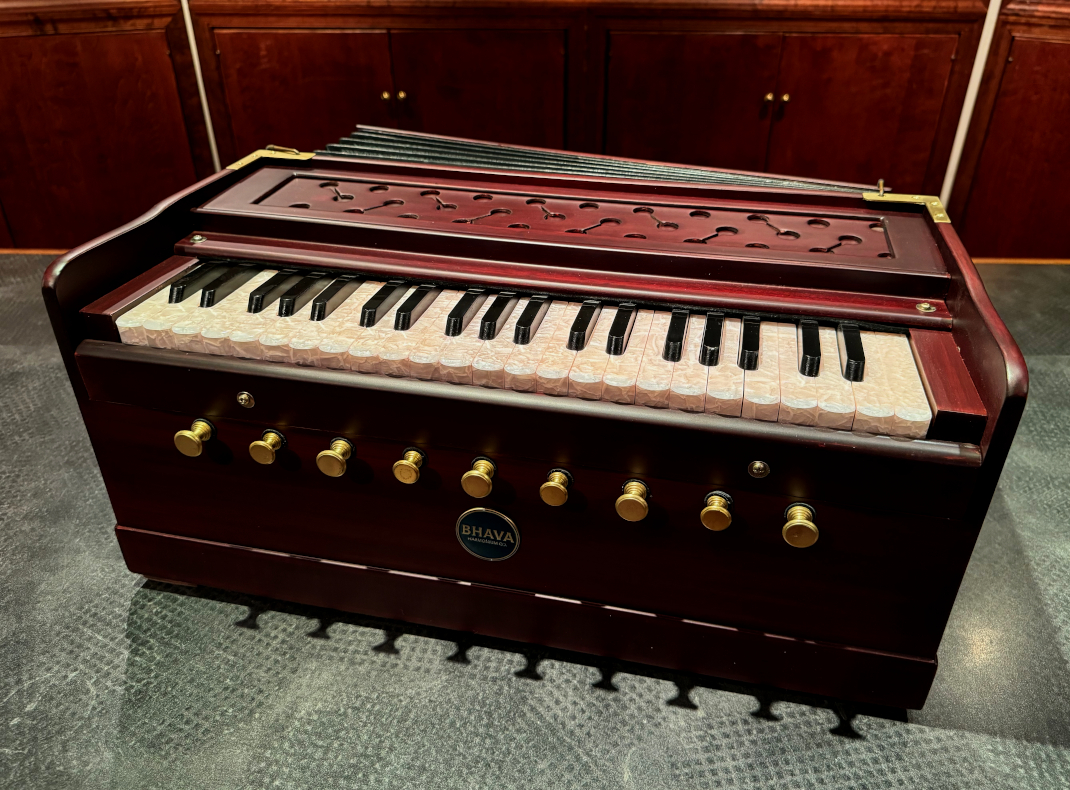 NID: New Instrument Day - it just sounds wrong - The Acoustic Guitar Forum